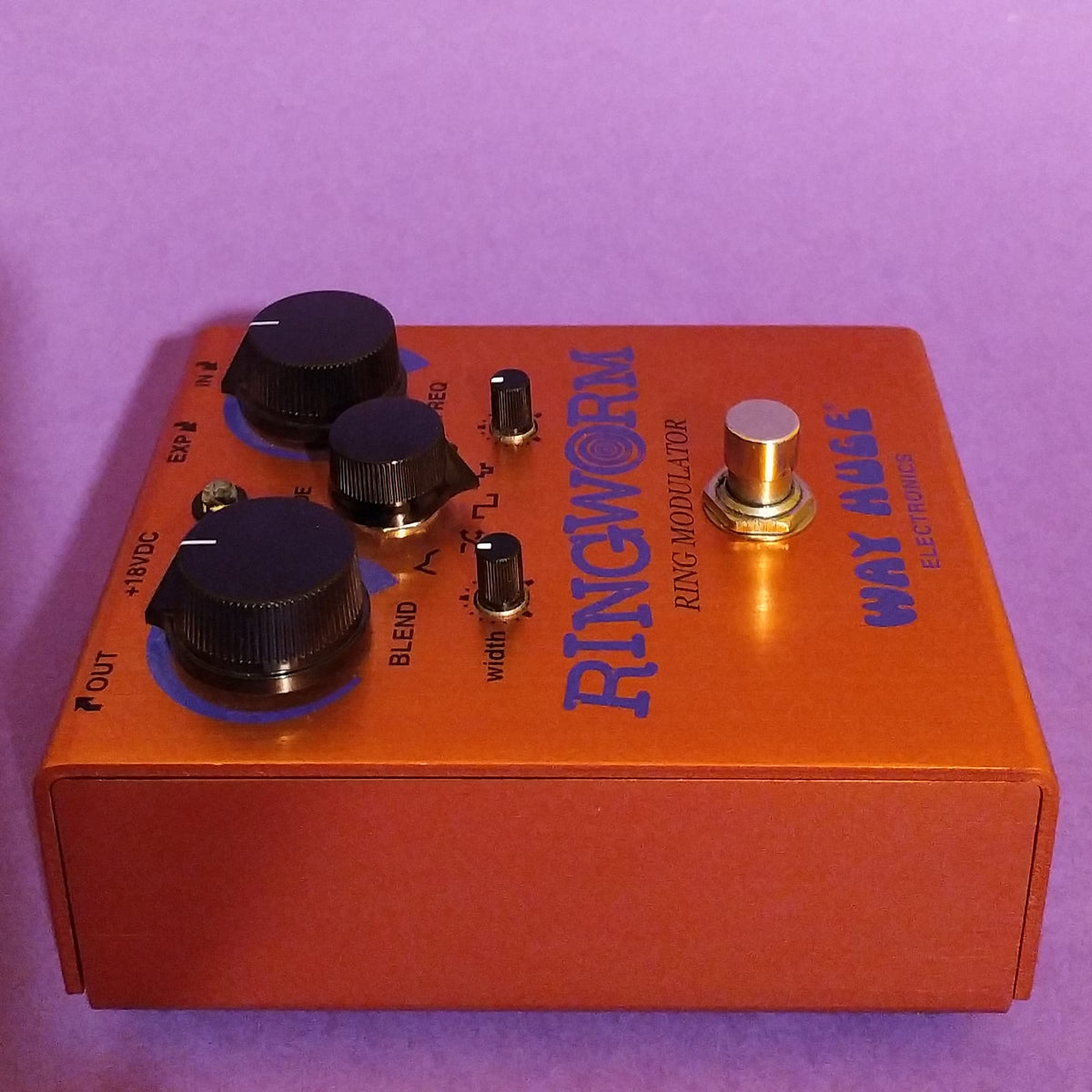 Way Huge WHE606 Ringworm near mint w/box, power supply, manual, pins ...